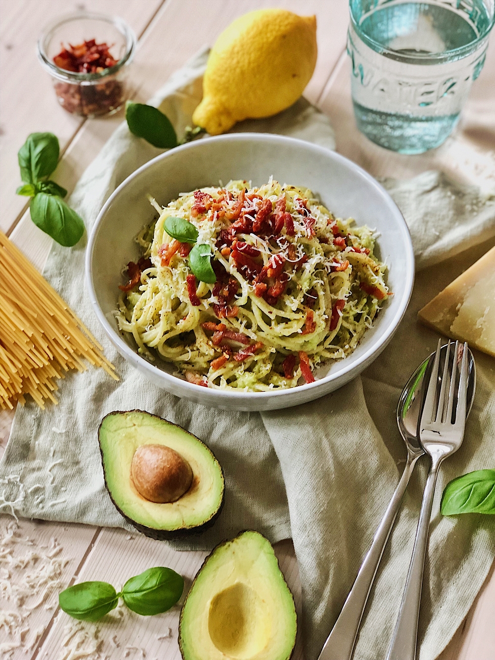 Avocado-Spaghetti mit Bacon - schnell & lecker - Fashion Kitchen