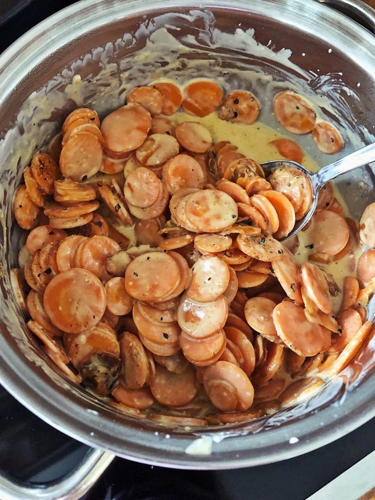 Schweine Lendchen in Pilz-Rahm-Soße, Spätzle & Karottengemüse