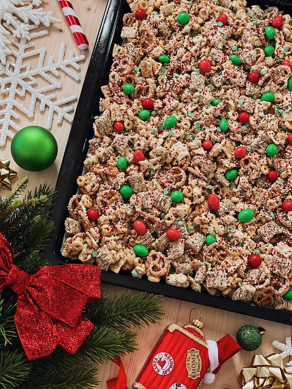 Christmas Candy Crunch - Fashion Kitchen